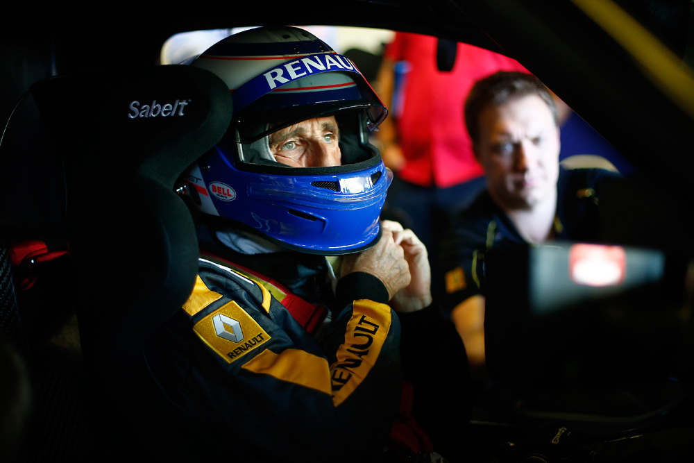 Alain Prost prueba el Renault R.S. 01 en el Circuito de Jerez ...