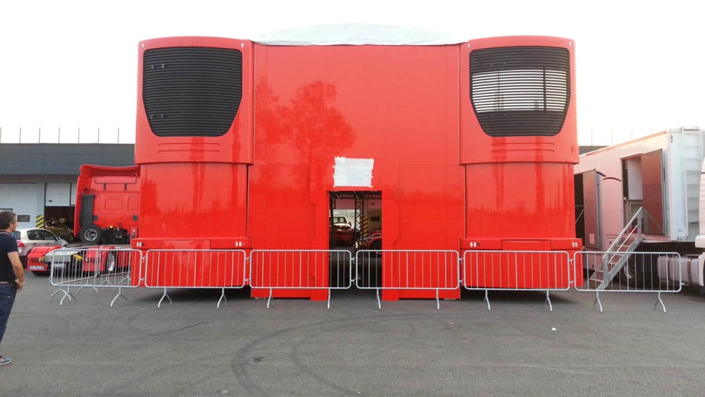 A la venta un motorhome de Fórmula 1 de la escudería Ferrari ...