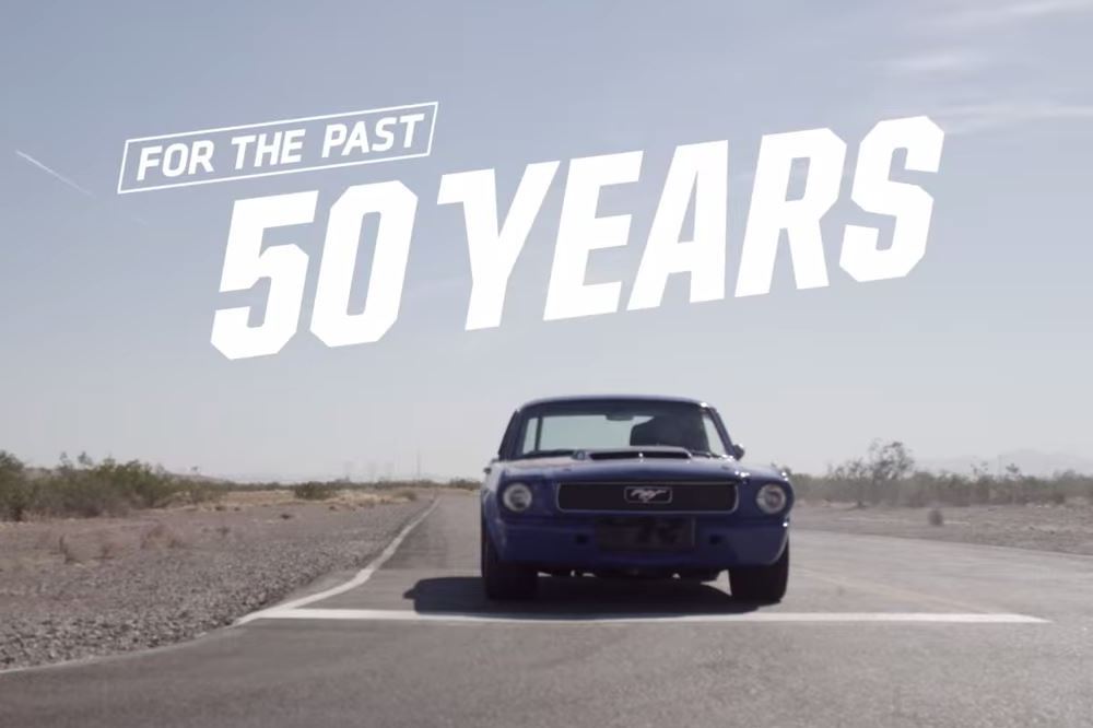 Vídeo: seis generaciones del Ford Mustang celebrando su 50 aniversario ...