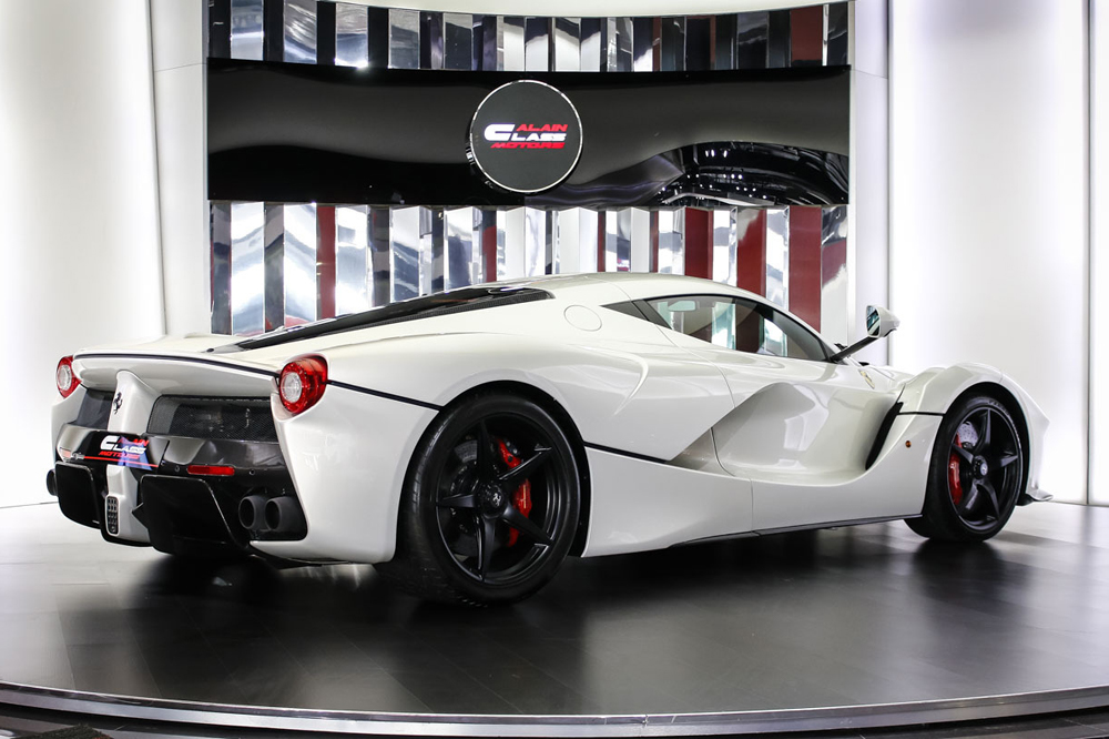 Sale a la venta un impresionante Ferrari LaFerrari blanco - Periodismo ...