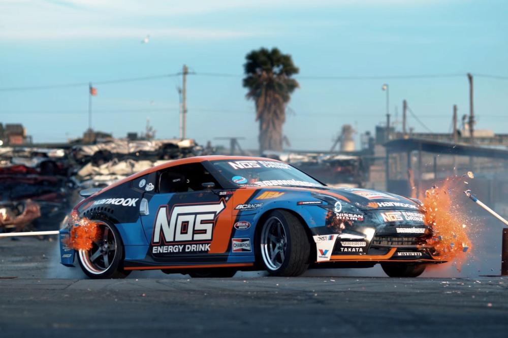 Vídeo: drifting en un desguace con Chris Forsberg y su Nissan 370Z ...