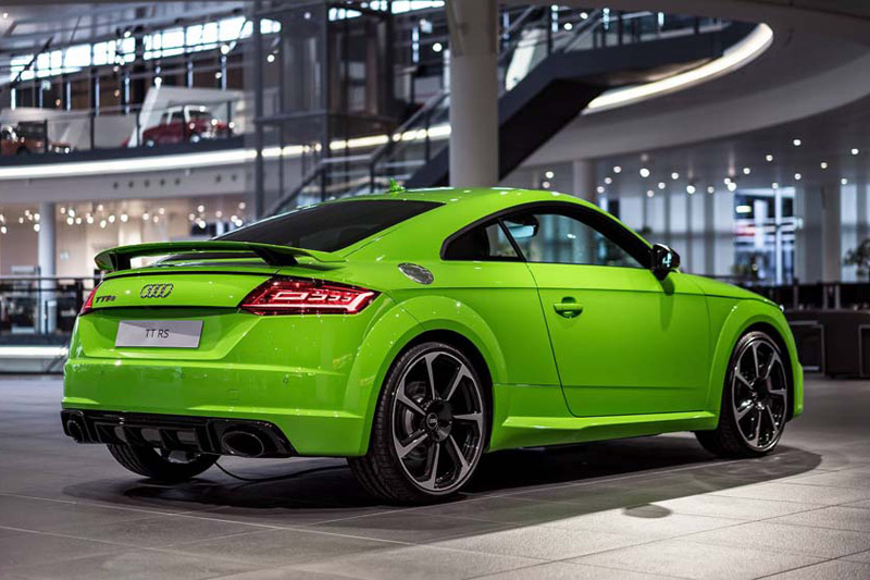 18 coches deportivos a los que el verde les sienta como anillo al dedo