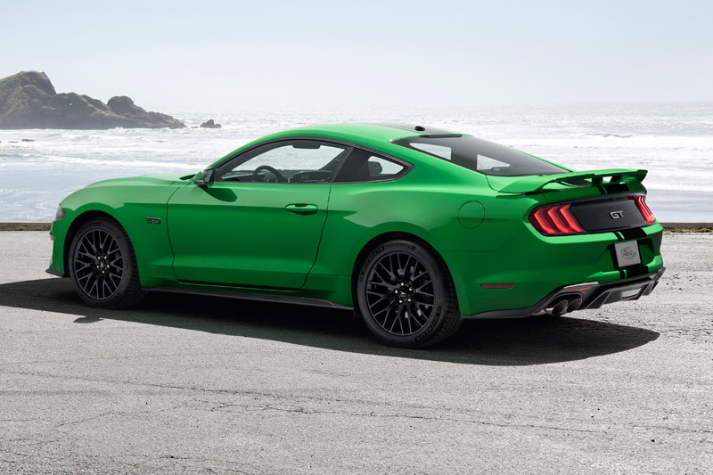 18 coches deportivos a los que el verde les sienta como anillo al dedo