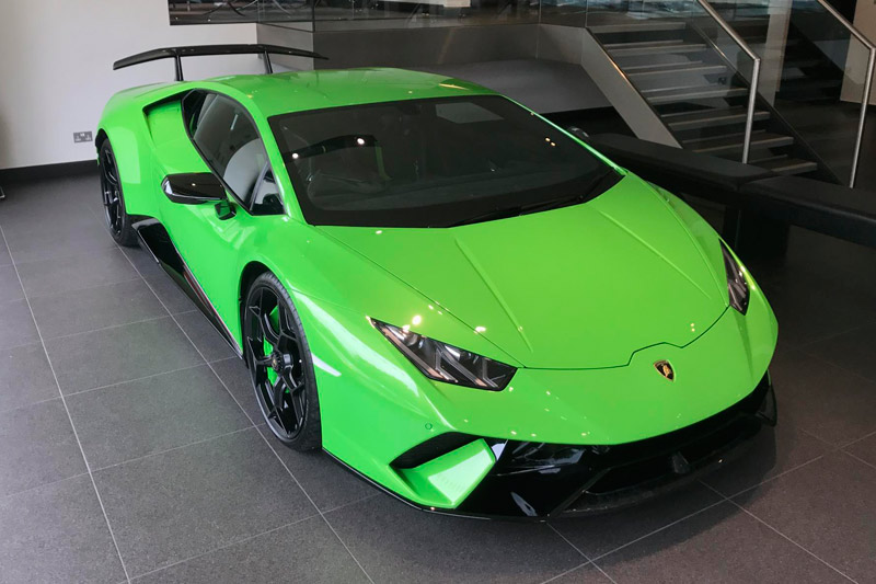 18 coches deportivos a los que el verde les sienta como anillo al dedo