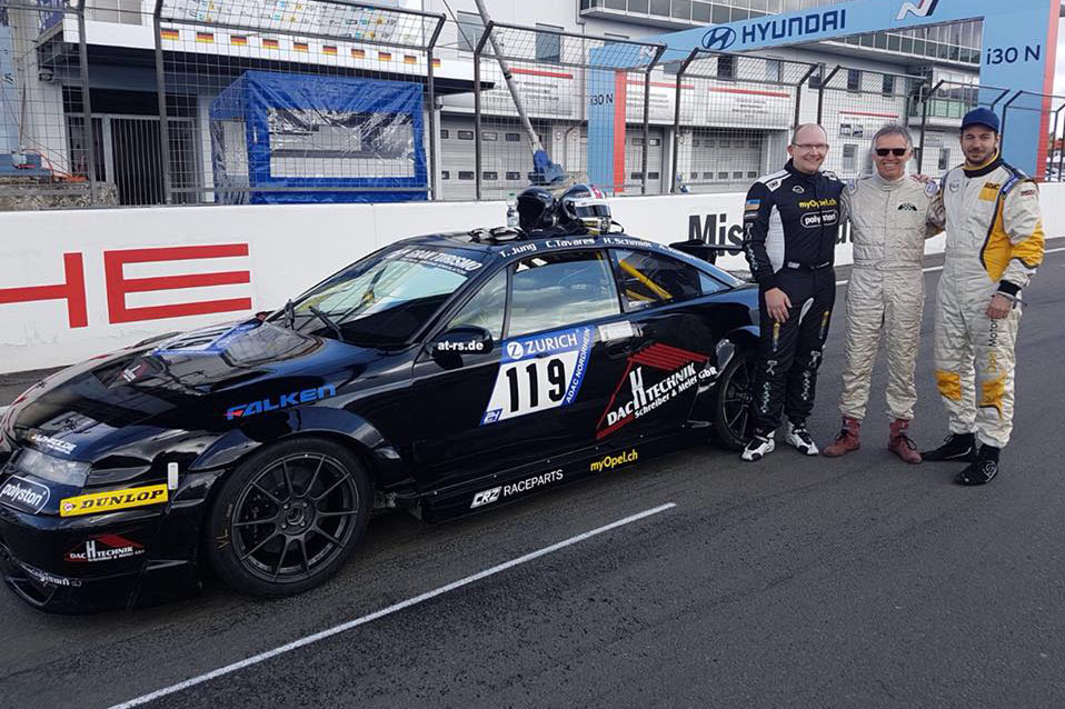 Carlos Tavares, CEO de PSA, en las 24 Horas de Nürburgring con un Opel ...