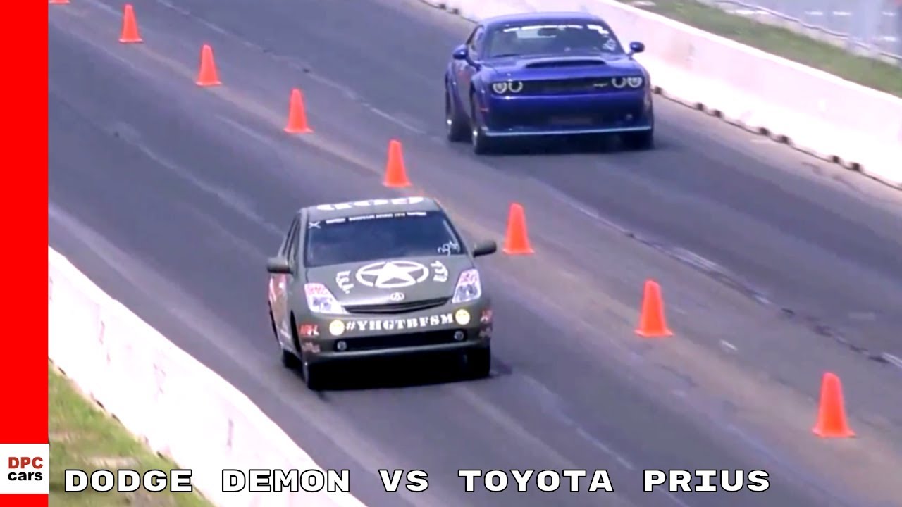 Un Toyota Prius le moja la oreja a un Dodge Challenger SRT Demon
