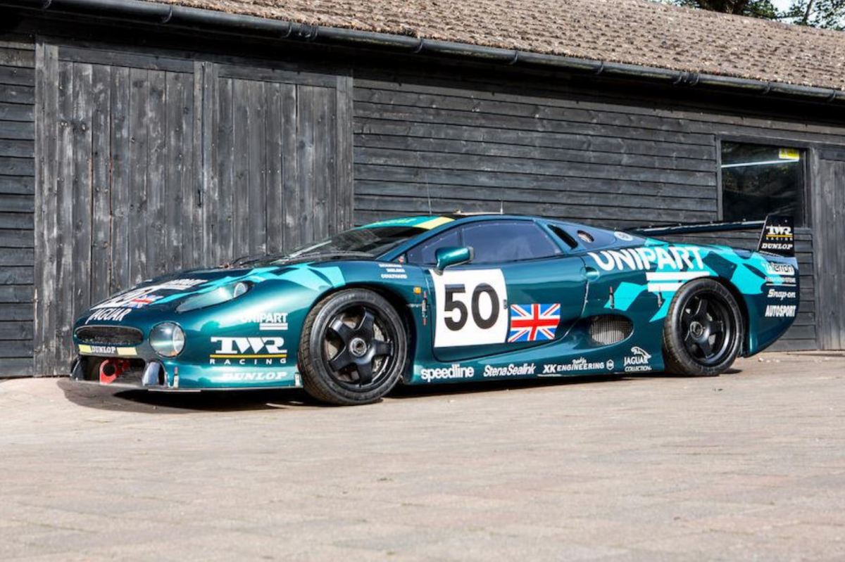 A subasta el Jaguar XJ220C de 1993 de Coulthard, Brabham y Nielsen