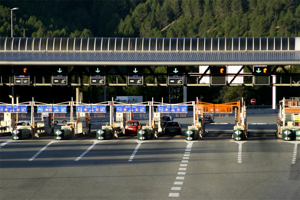 Proponen peajes inteligentes como solución a los atascos - Periodismo ...