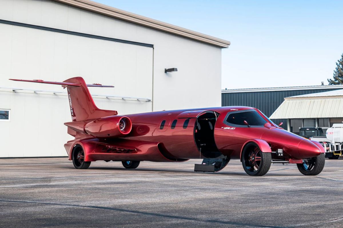 A subasta el Limo-Jet, un avión convertido en limusina
