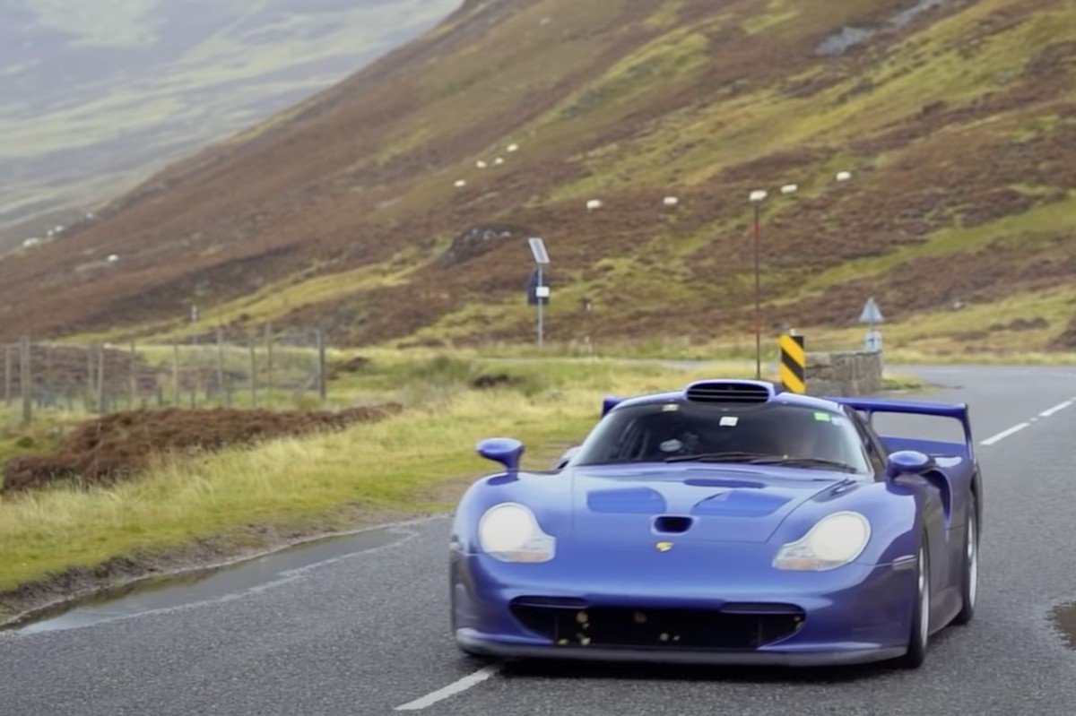 Vídeo: así se conduce por la calle un Porsche 911 GT1 Straßenversion