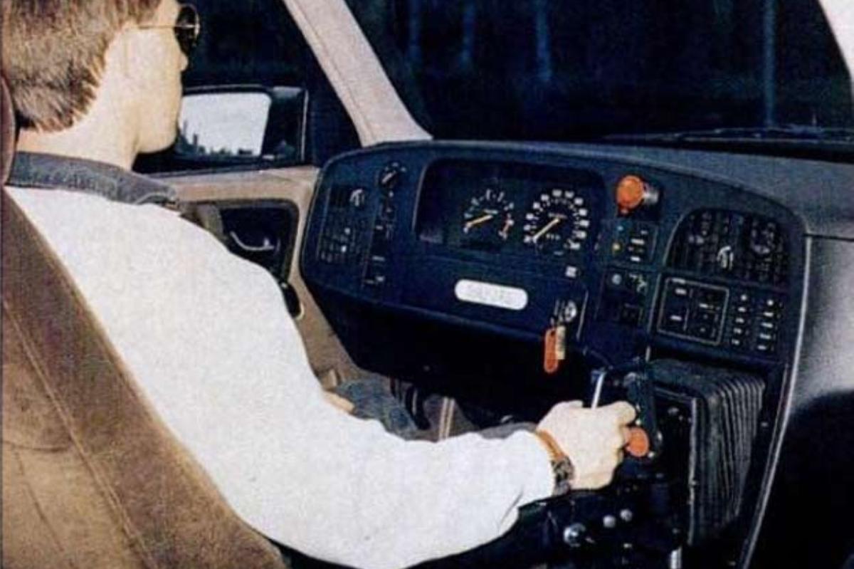 Saab 9000 Prometheus (1987): el coche con joystick en lugar de volante