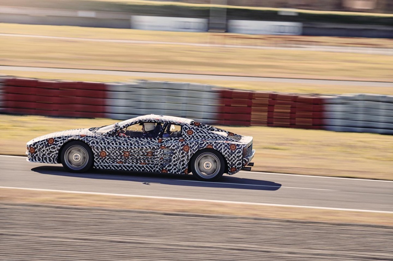 El Testarossa restomod alcanzará los 325 km/h con un V12 de 500 CV