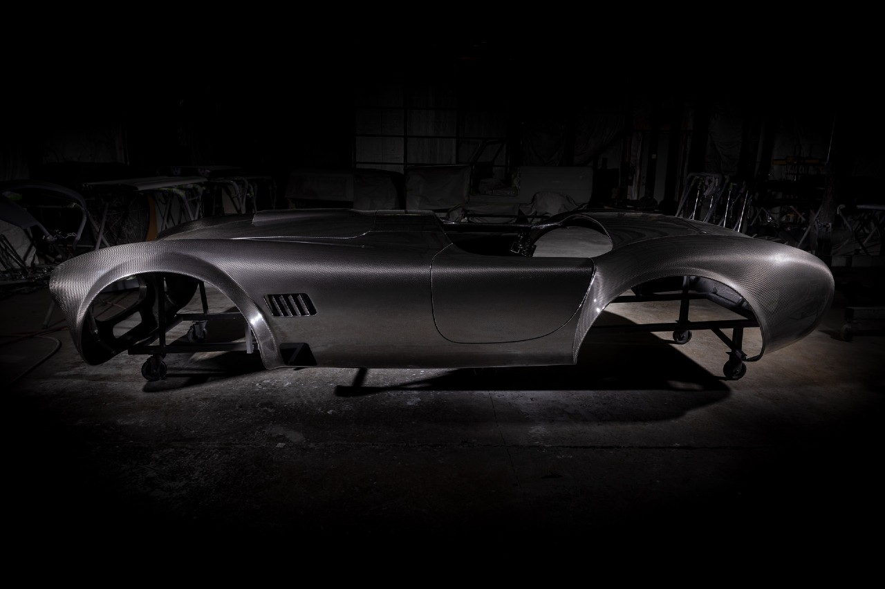 Shelby Cobra Diamond Edition: carrocería de carbono de solo 40 kilos ...