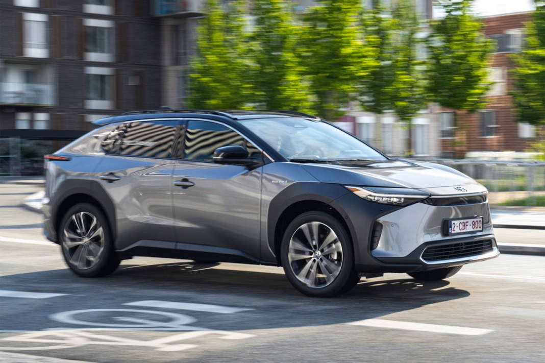 PRUEBA en VÍDEO: Toyota bZ4X Style Plus 4WD - Periodismo del Motor