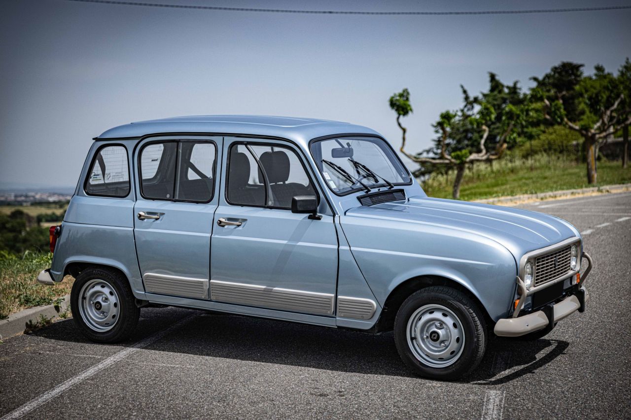 A subasta este Renault 4L de 1991 con menos de 30.000 km