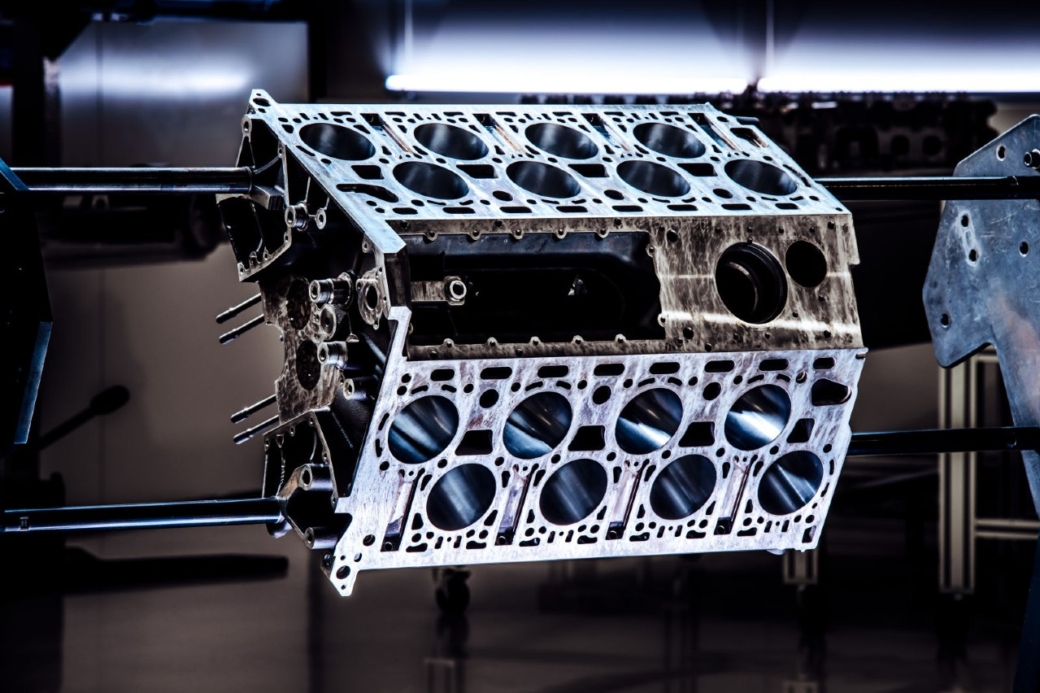 Así se fabrica el motor más especial del mundo: 16 cilindros y 3.712 ...